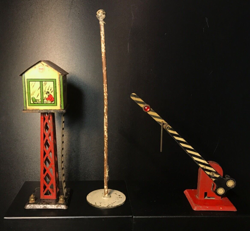 Vintage Marx Radio Train Control Tower, Crossing Gate & Flag Pole - Tin ...