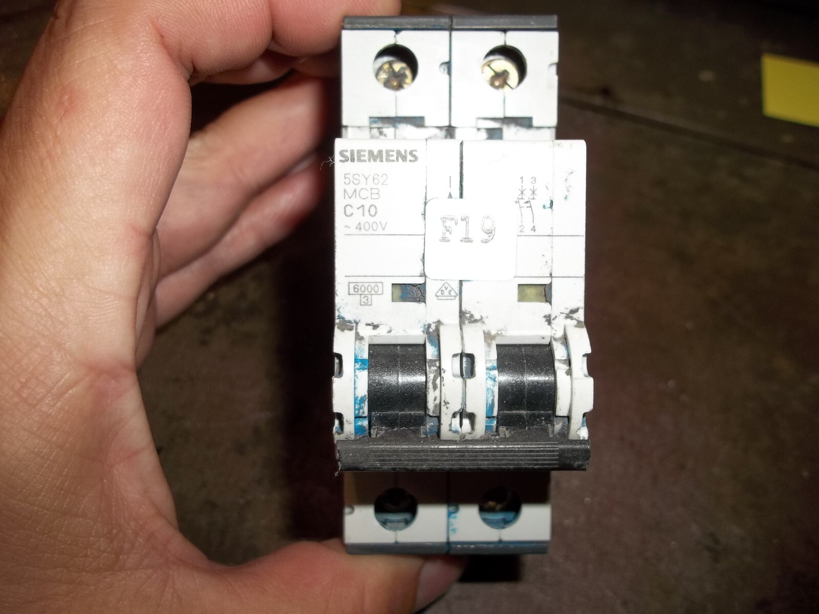 SIEMENS 5SY6210-7 5SY62 MCB C10 MINIATURE CIRCUIT BREAKER 10A 400V 2 ...