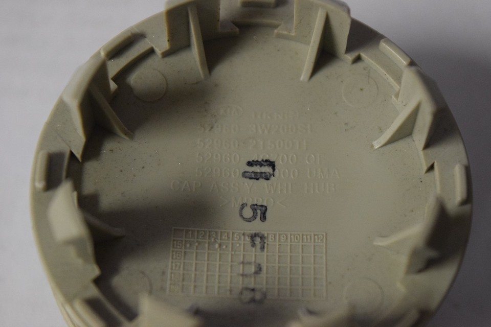 OEM Kia Center Cap Part Number 52960-2T500 TF 52960-3W200 SL | eBay