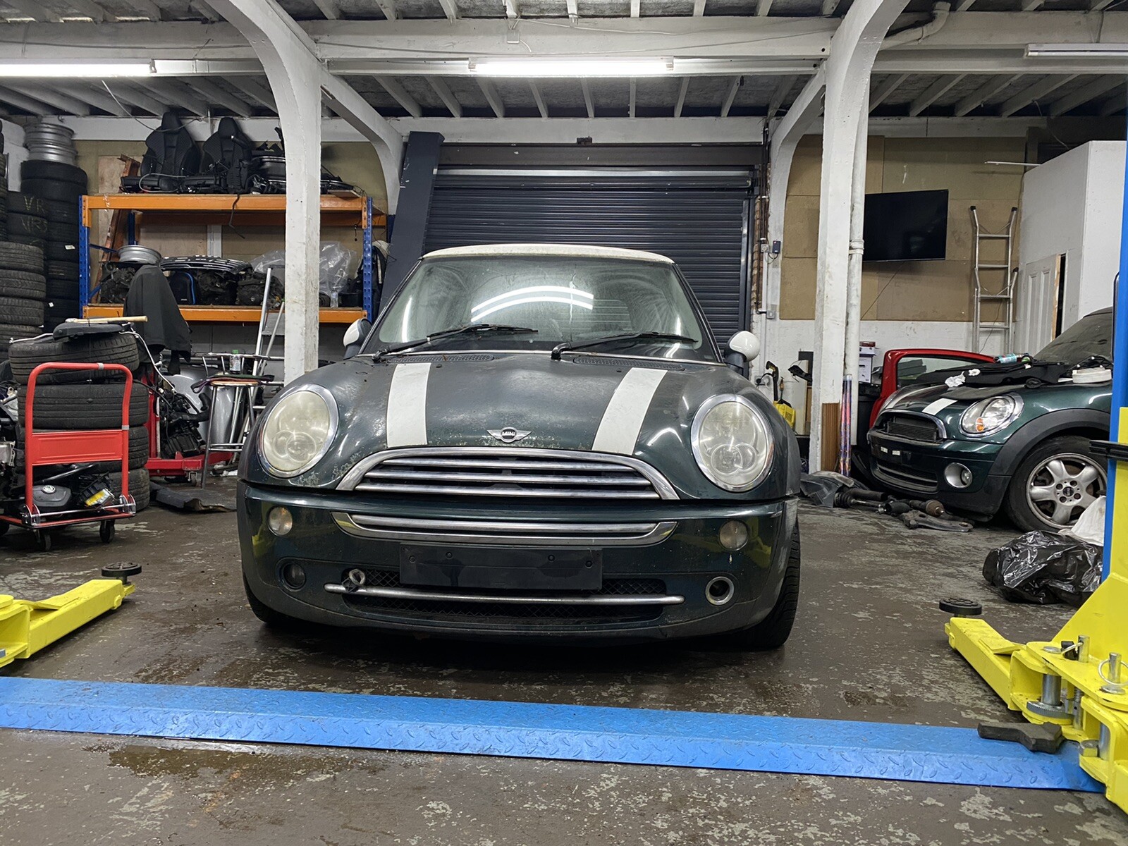 BMW Mini One Cooper Wheel Nut Breaking R50 R53 BRG British Racing Green ...