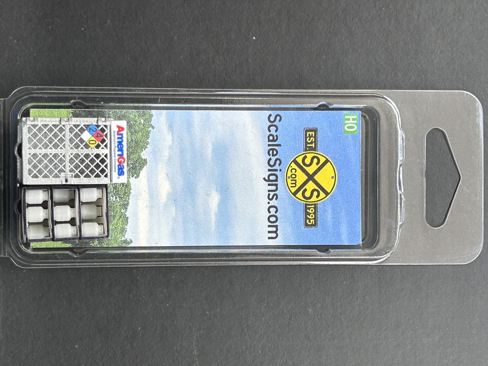 HO-0015-003 / 1:87 Scale AmeriGas propane cage with tanks on shelves | eBay