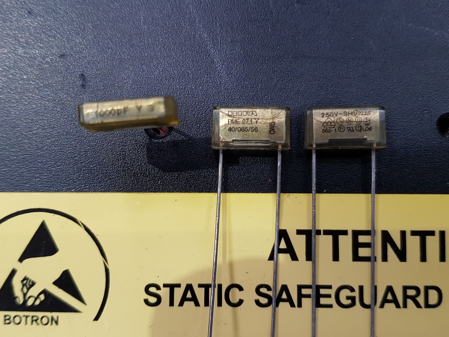 1 LOT OF 15 PCS RIFA PME271Y40/085/56 1000pF Capacitor | eBay