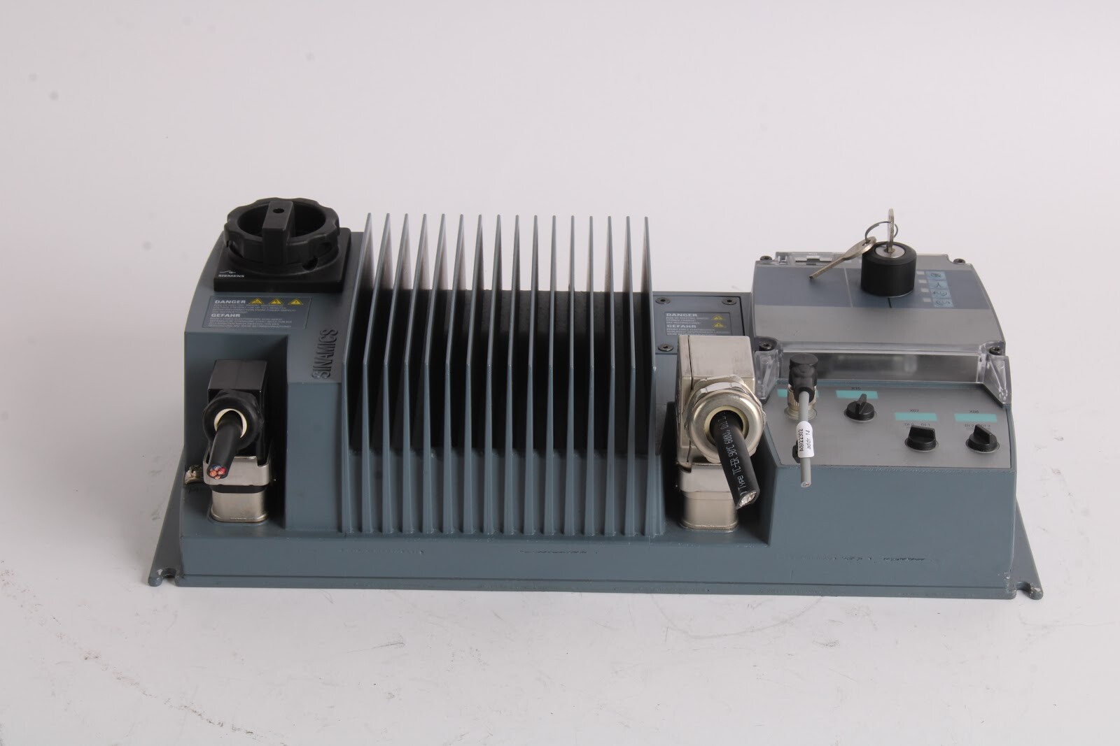 Siemens 6SL3511-1PE23-0AM0 Sinamics G110D ASi RS AC Drive W/ 6SL3555 ...