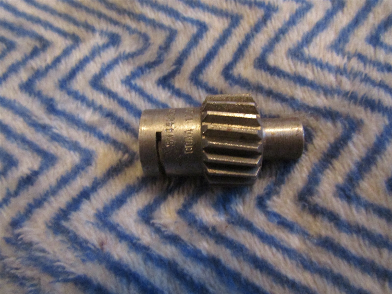 NOS FORD SPEEDOMETER CABLE GEAR C0DZ-17271-M 20 TOOTH | eBay