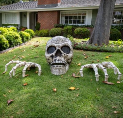 2.3 FT GIANT LIGHTED SKULL AND HANDS OUTDOOR YARD DECOR | eBay