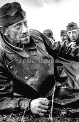 WW2 PICTURE PHOTO GERMAN SOLDIER TIRED AFTER THE BATTLE 6524 | eBay