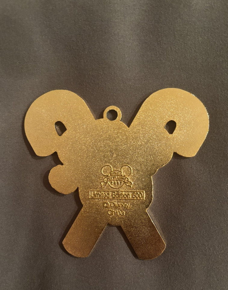 Disney Mickey Mouse Candy Cane Christmas Lanyard Medallion LE 500 | eBay