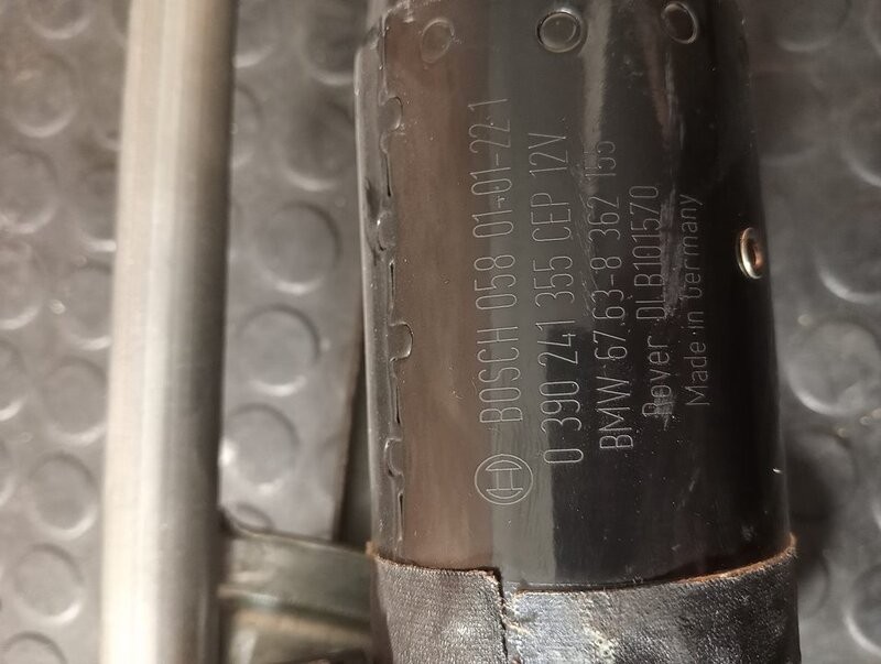 0390241355 wischermotor vorne at BMW SERIE 3 BERLINA E46 320D 1998 ...