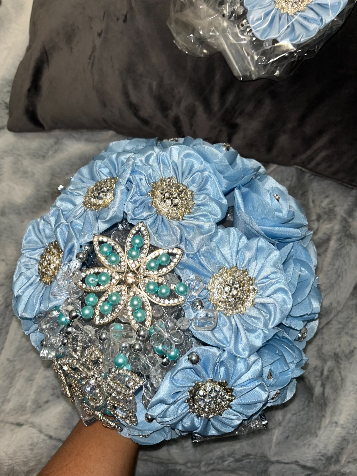 Baby blue with silver Quinceañera ramo in color sky b… - Gem