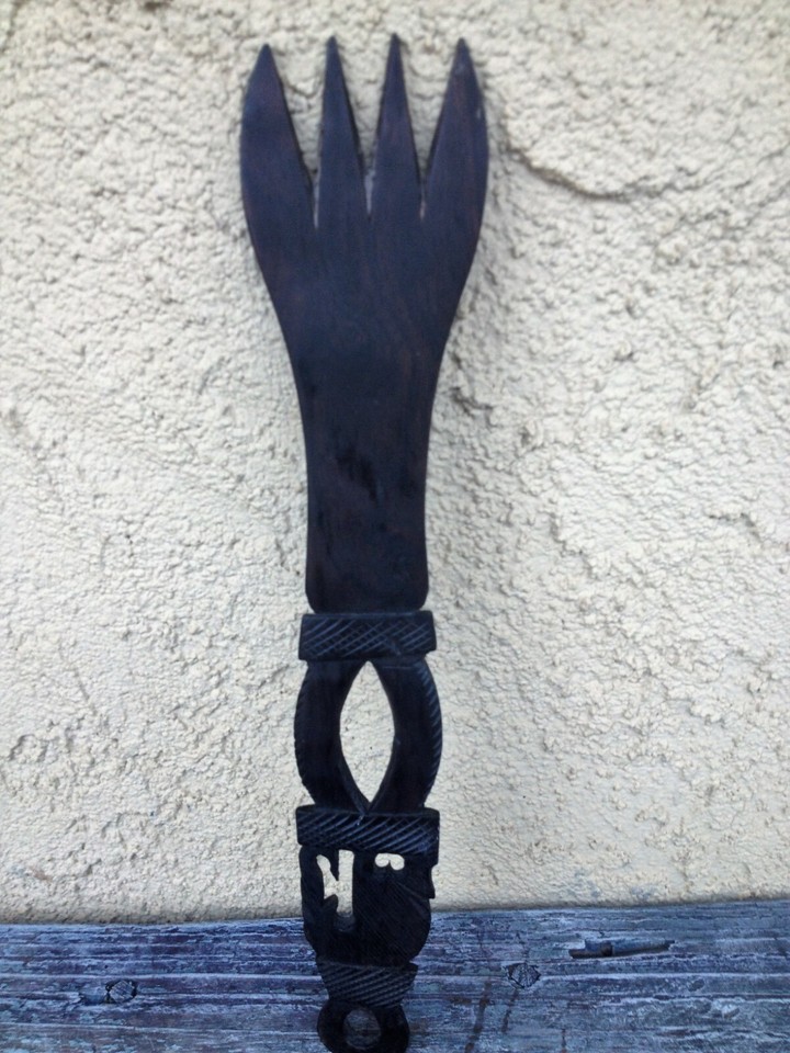 VINTAGE AFRICAN ETHNIC SOLID DARK WOOD HAND CARVED DECORATIVE FORK w ...