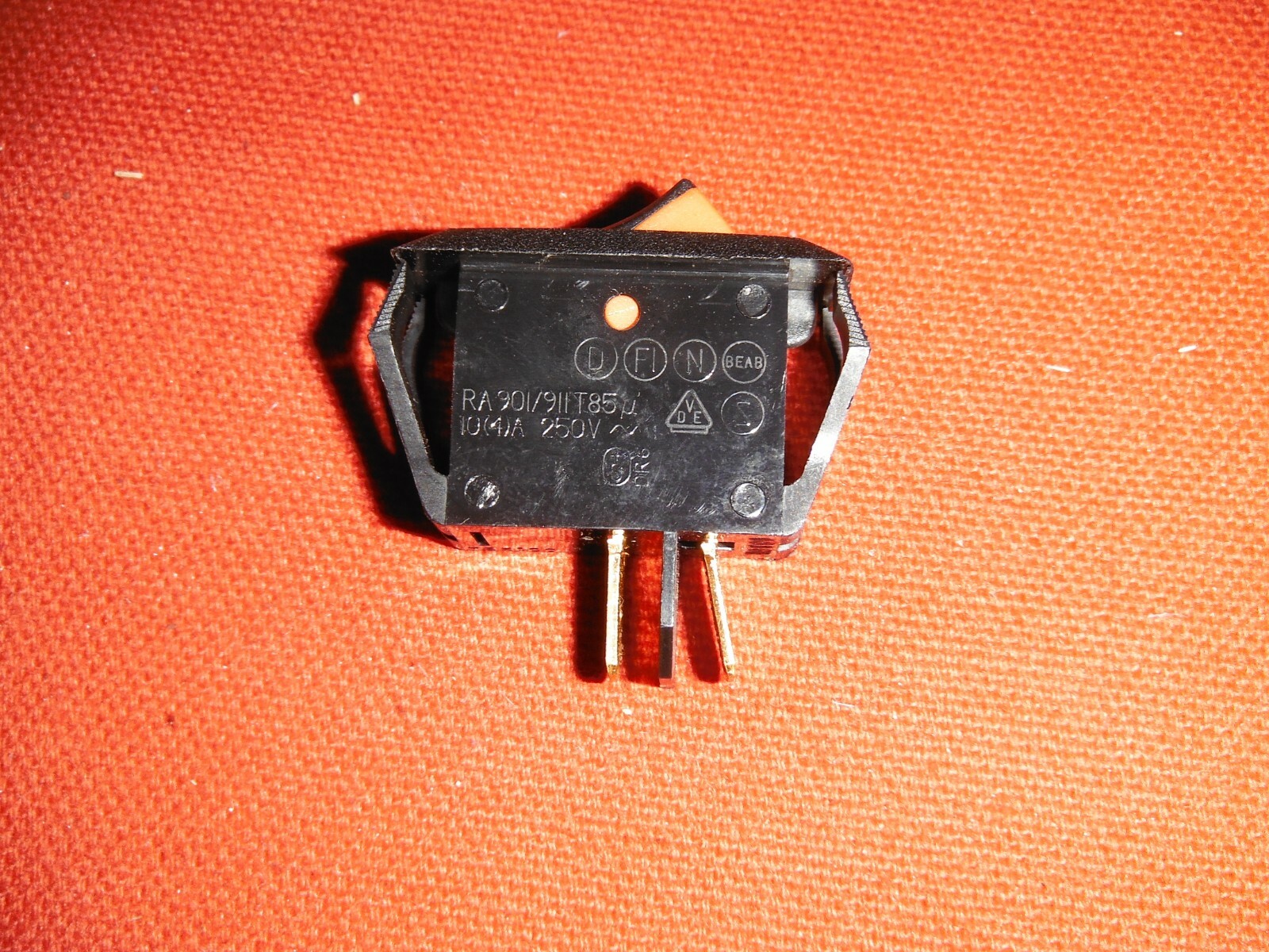 Two (2) Carling snap-in rocker switch RA901/911T85 16A 125V / 10A 250V ...