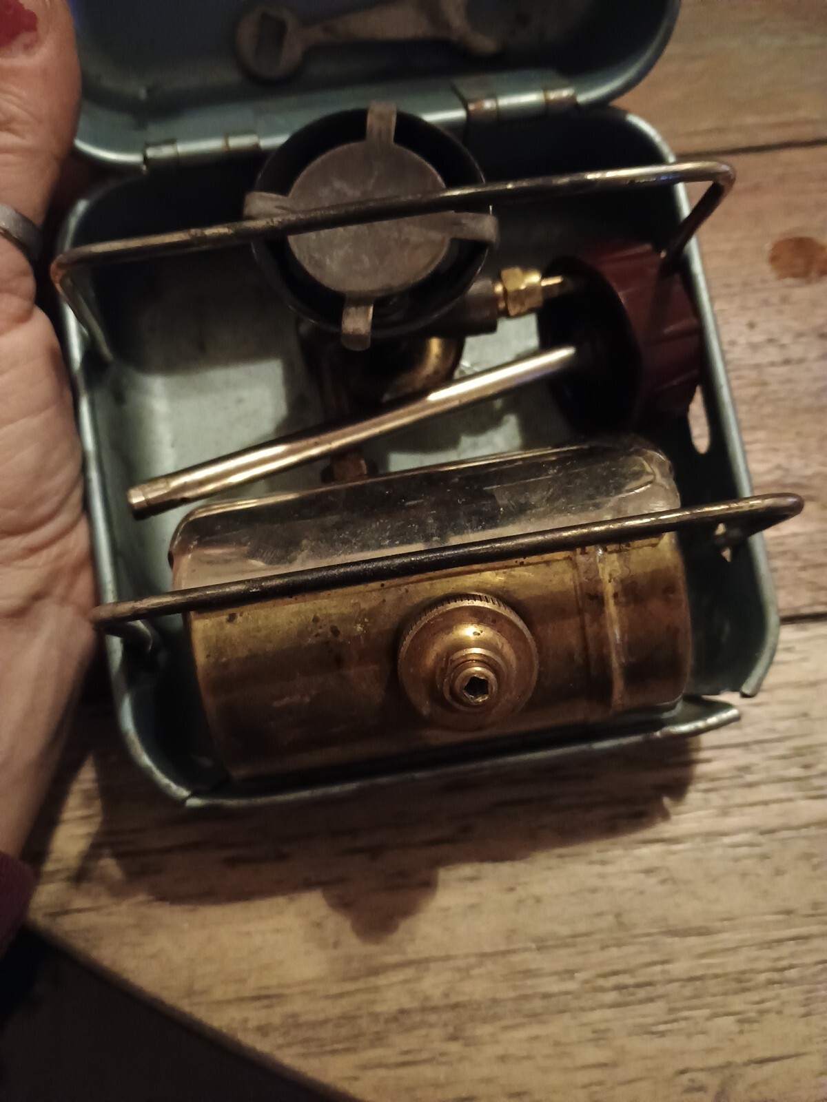 Vintage PRIMUS 8R Camp Stove Gasoline Made Sweden Metal Case Working w ...