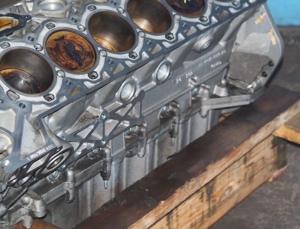 2010-2014 Aston Martin Rapide AM11 5.9L V12 Engine Complete Short Block ...