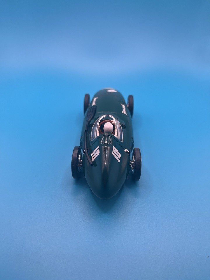 Vintage Vanwall F1 Grand Prix Race Car Diecast Model - No. 10 Stirling ...