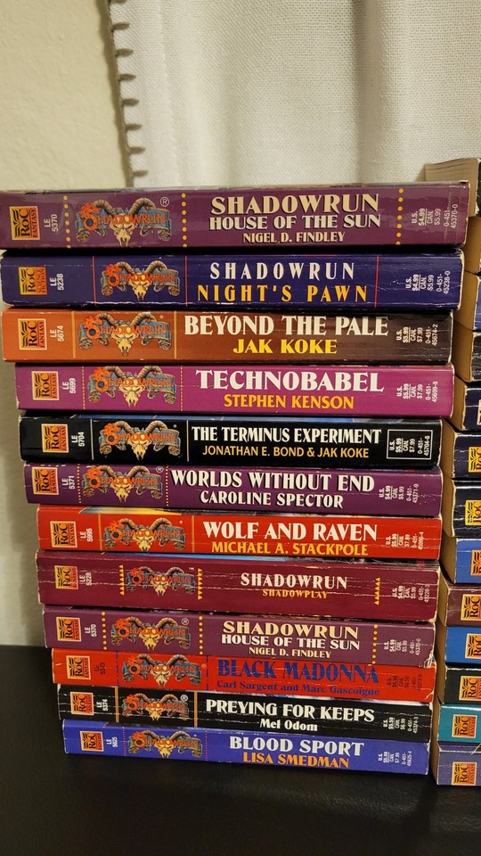 SHADOWRUN Huge Lot of 38 Novels English Set ROC FASA Cyberpunk Sci-Fi ...