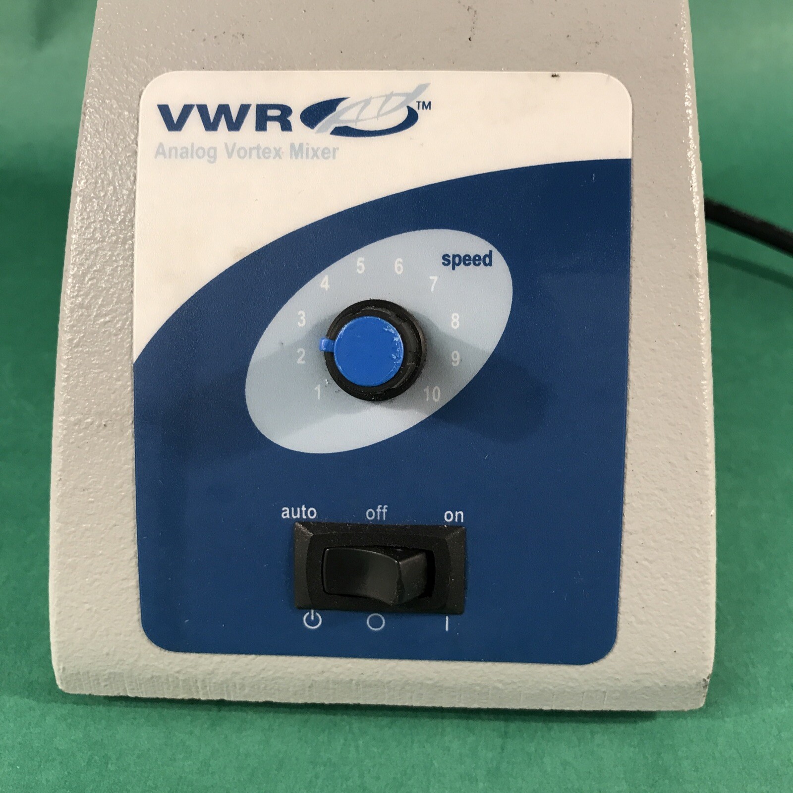 VWR 58816-121 MINI VORTEXER LABORATORY BENCHTOP VORTEX SHAKER VM-3000 ...