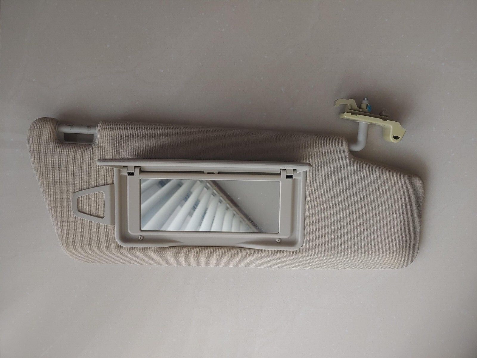 Mercedes Benz W212 E350 Right Side Sun Visor A2128100201 Beige | eBay ...