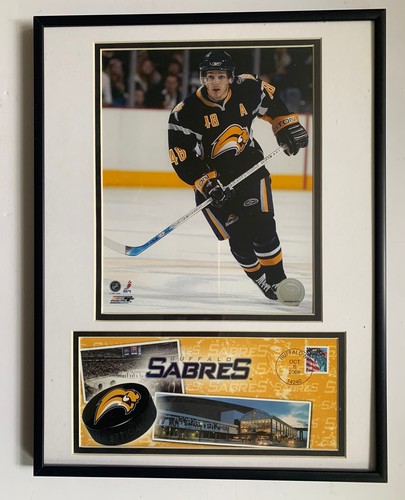 Framed Matted Buffalo Sabres David Briere #48 8x10 NHL Hologram Postage ...