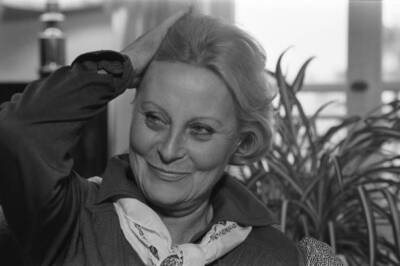 Michele Morgan At Home In Neuilly Sur Seine French Actress 1978 OLD ...