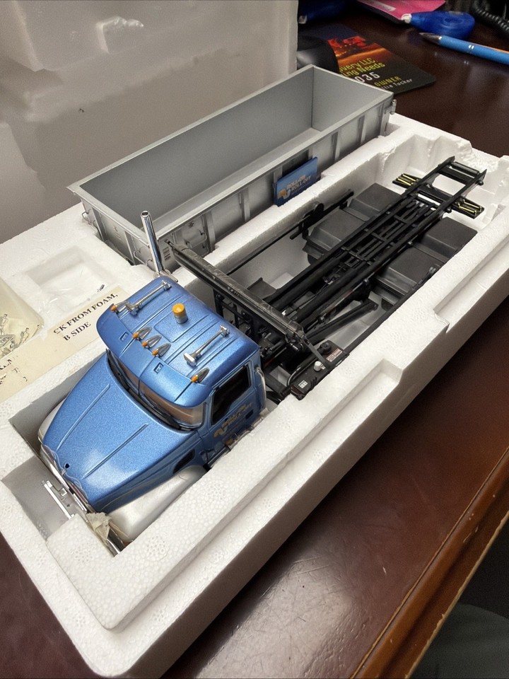 1:34 Mack Granite Roll-Off Roll On Roll Off Refuse Truck - First Gear ...