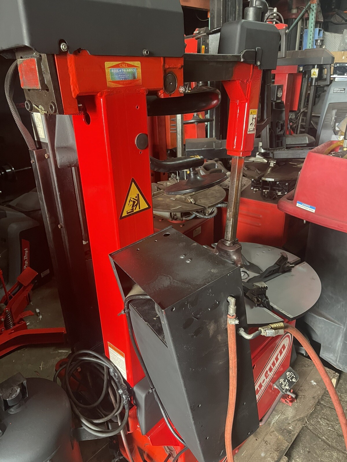 Accuturn 5602 Tire Changer with ROBO Arm | Italy | Passenger Vehicle