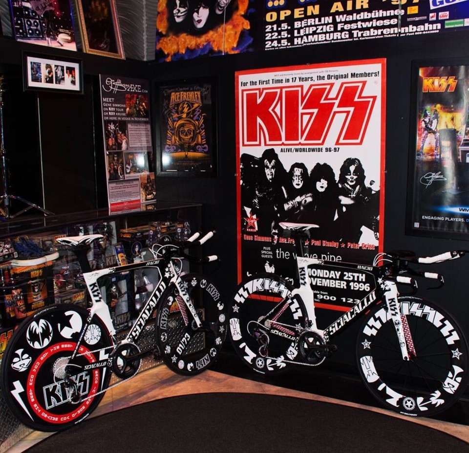 KISS Official Sciacallo BACIO Carbon Time Trial Bicycle - Prototype ...