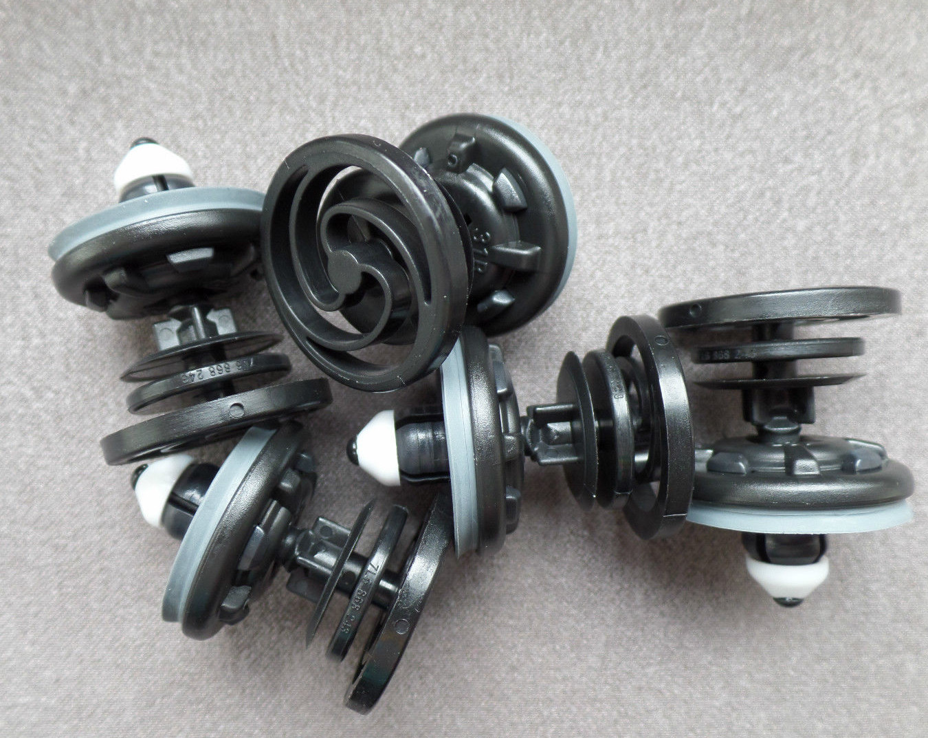 5x Clips de Montaje Carenado Puerta Audi VW T5 Touareg Caddy Passat ...