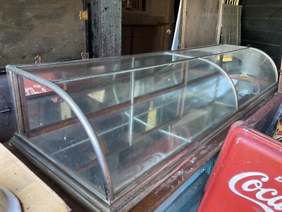 Display Cases - Curved Glass Display