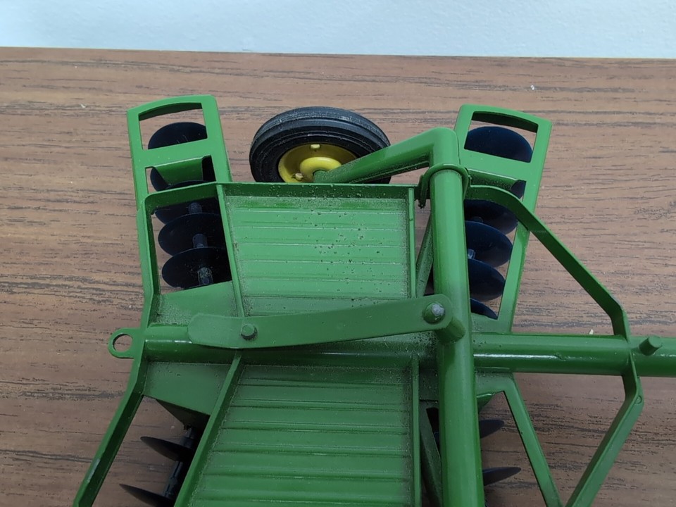 1/16 Eska Farm Toy John Deere Clip Disk Tractor Implement #2 | eBay