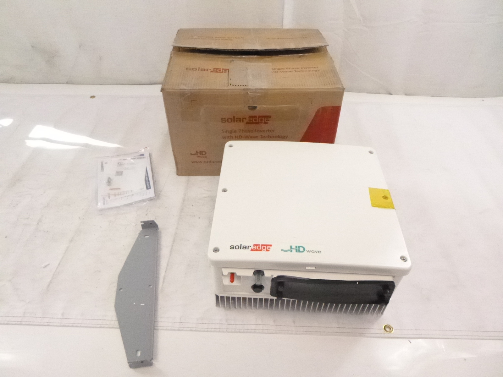 SOLAREDGE SE11400H-US000BNU4 SINGLE PHASE INVERTER W/ DC SAFETY SWITCH ...