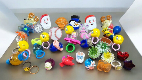 Vintage Childrens Vending Prize Metal Plastic Smiley Cake Topper Rings ...