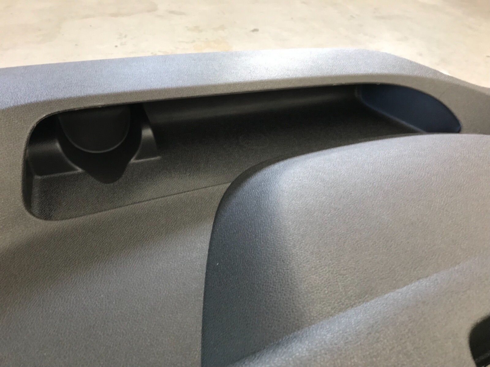 Gm oem interior front door trim panel left driver side 22818507 ebony ...