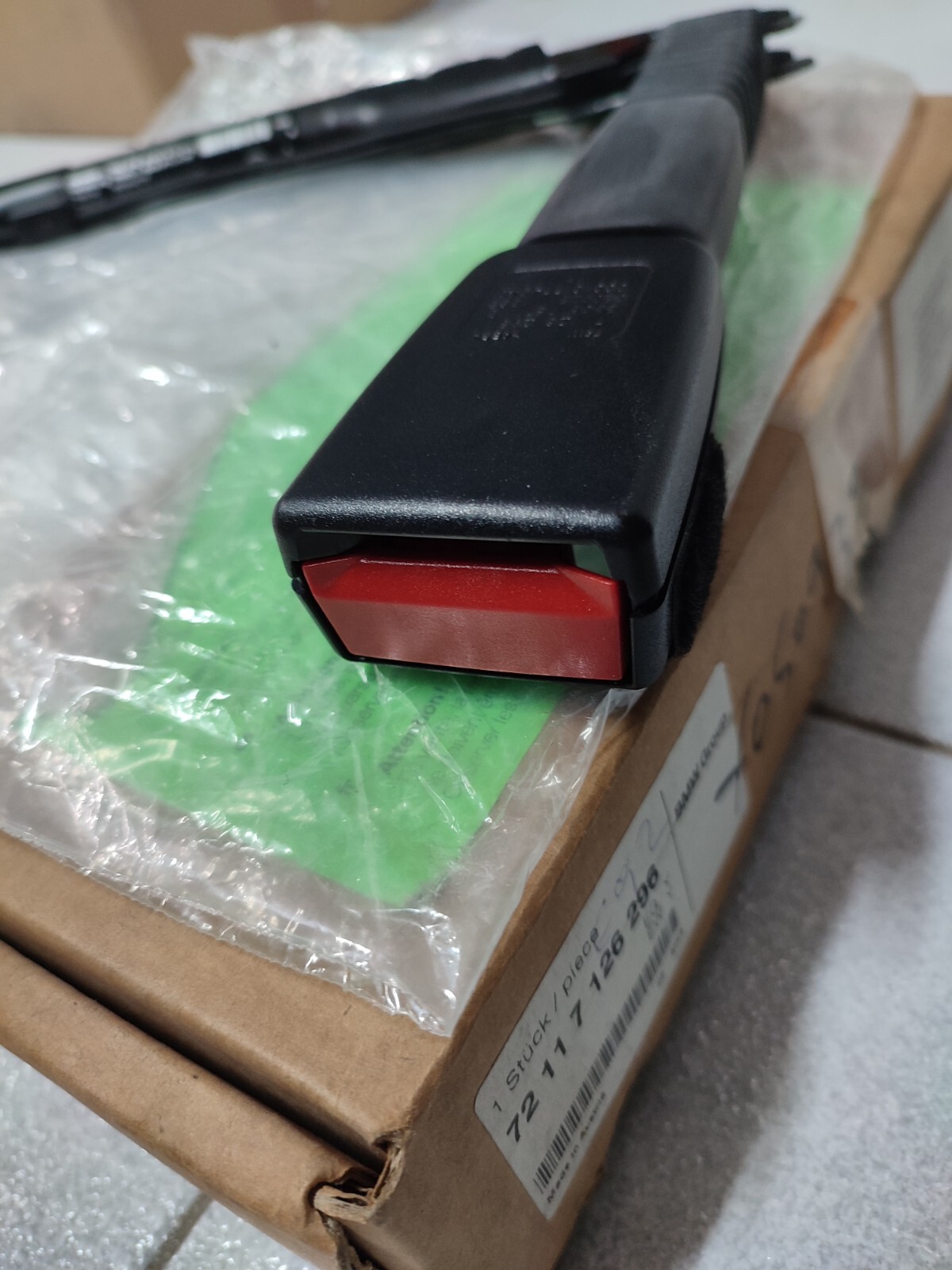 BMW 1' 3' seat belt buckle right front GENUINE 72119119542 72117126296 ...