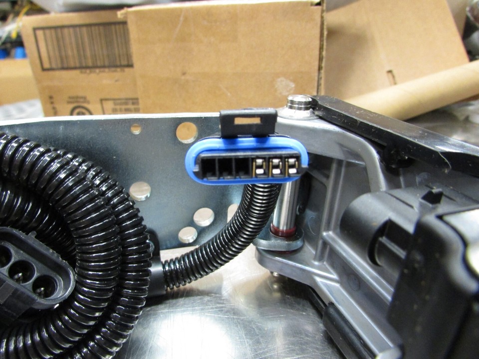 Williams Controls WM-526-350826, Electronic Throttle Pedal ASSY, 3wires ...