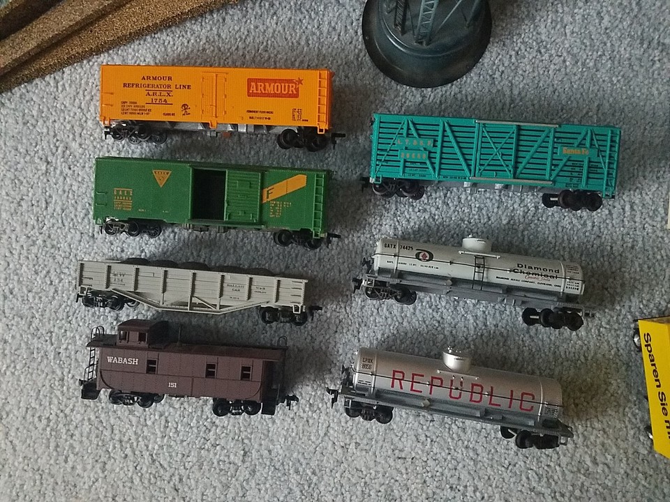 Lot of Vintage Model Railroad Parts And Accessories Most HO See ...