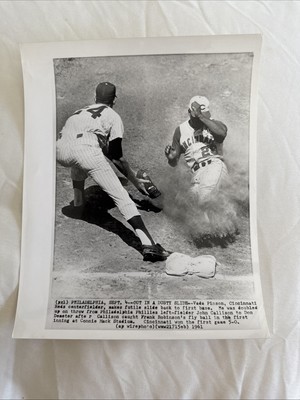 Vada Pinson Reds 1961 Original AP Wire Photo Don Demeter Phillies | eBay