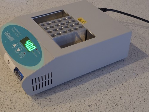 Lab Dry Bath Labnet AccuBlock D1200 Digital Display Laboratory - Free ...