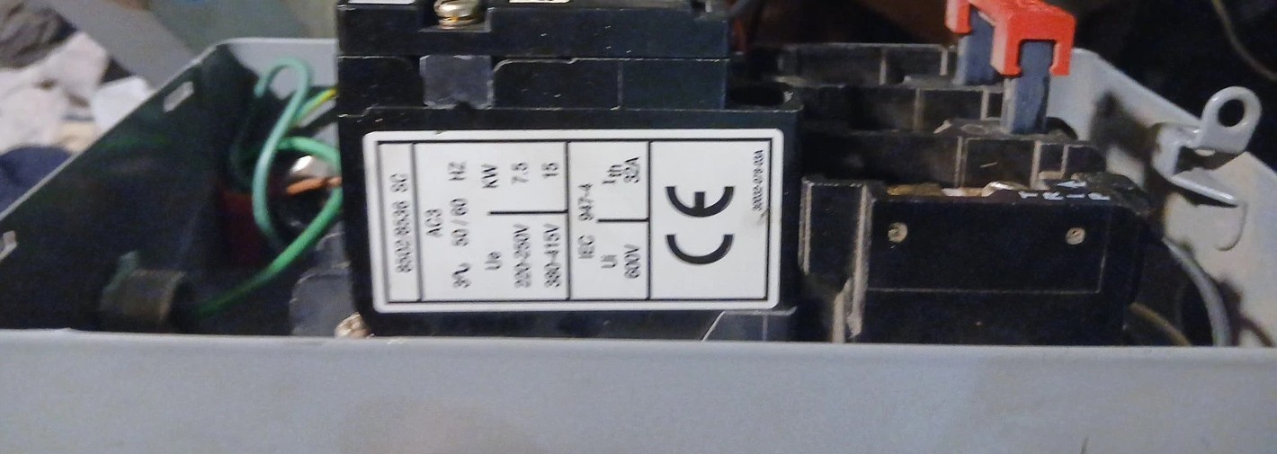 SQUARE D SIZE 1 ENCLOSED MOTOR STARTER 10 HP MAX 600V MAX 120V COIL ...