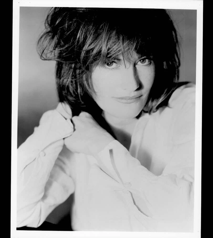 Chelsea Field Solid Gold