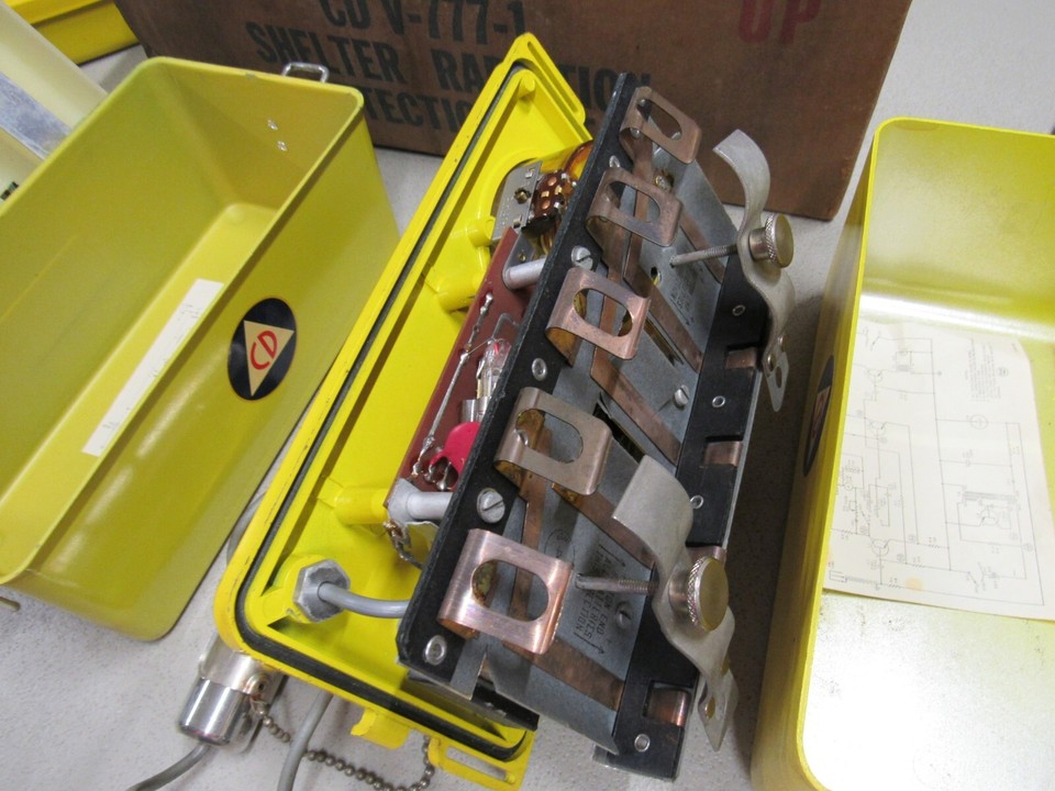 US Civil Defense CD Radiation Detection Set Geiger Counter Model 6 & 6A ...