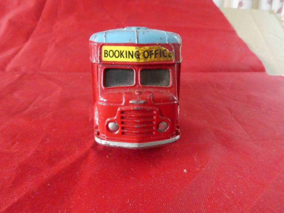 Corgi 426 Chipperfield’s Circus Booking Van NO BOX GOOD CONDITION ...