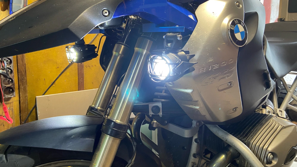 Complete LED Auxiliary Spot Fog Light Assembly Kit - BMW R1250GS ...