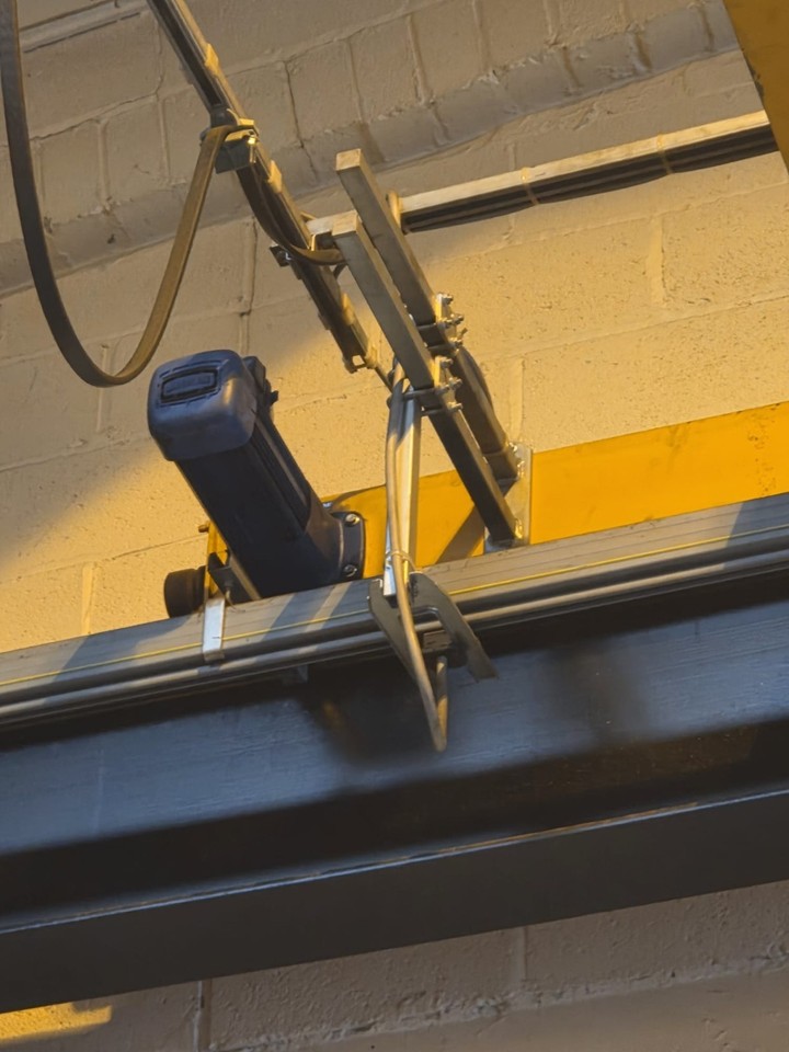 Overhead Crane and Gantry, SWL 2T ABUS, 8m span with 16m free standing ...