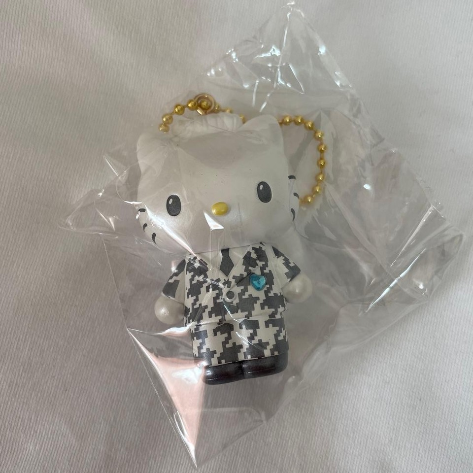 Sanrio Hello Kitty Monochrome Charm Set Daniel Tiny Chum Used 2 pcs ...
