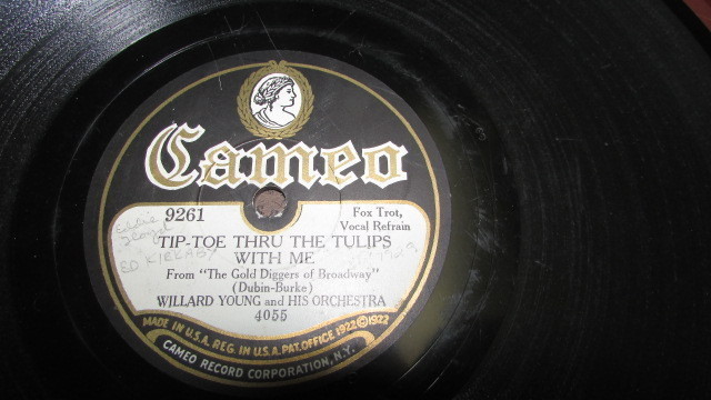 THE DIXIE DAISIES CAMEO 78 RPM RECORD 9261 YOU'RE ALL THE WORLD TO ME ...