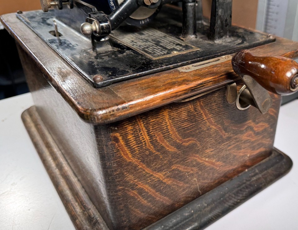 Antique Edison Standard Model B Cylinder Phonograph – 1911 – Blue ...