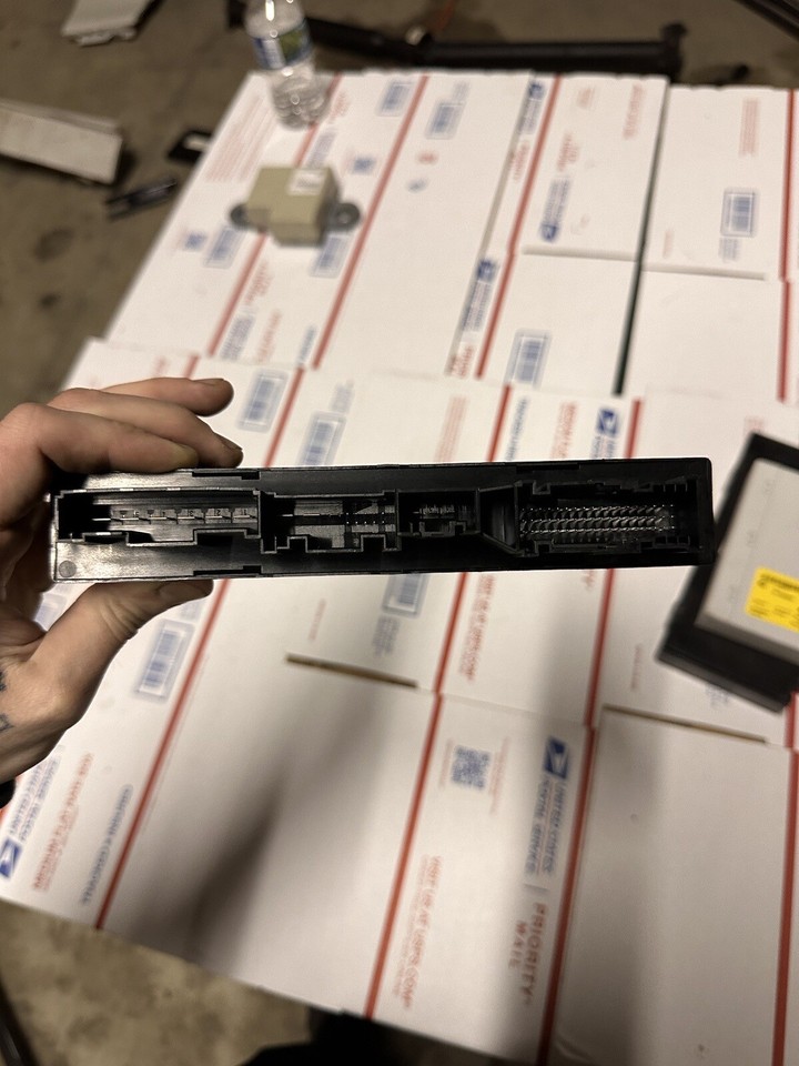 2006-2010 BMW 650I E63 BCM BODY CONTROL MODULE OEM 61.35-9168833-01 | eBay