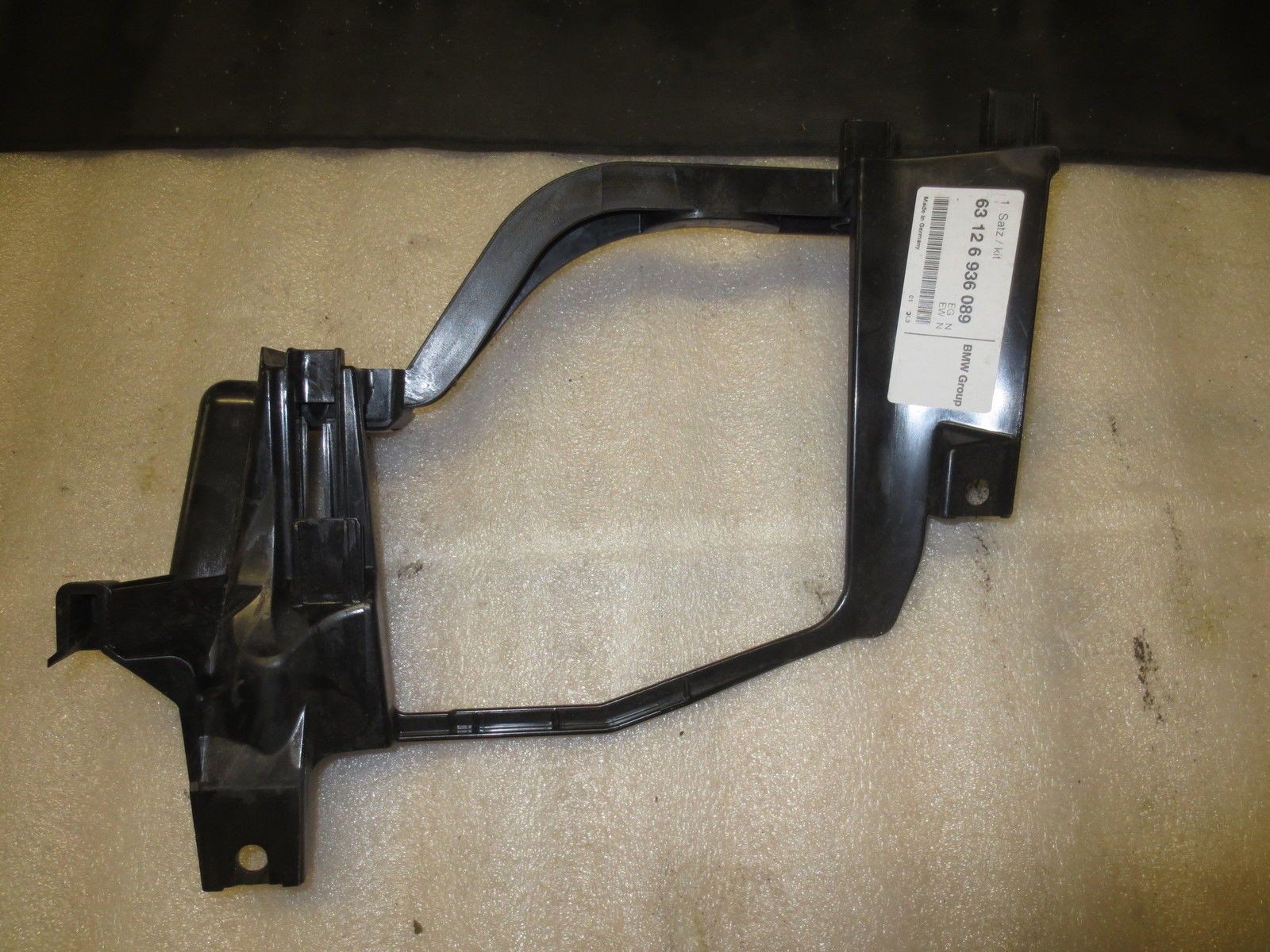 BMW 5-SERIES E60 E61 Passenger Headlight Headlamp Bracket Nearside 2004 ...