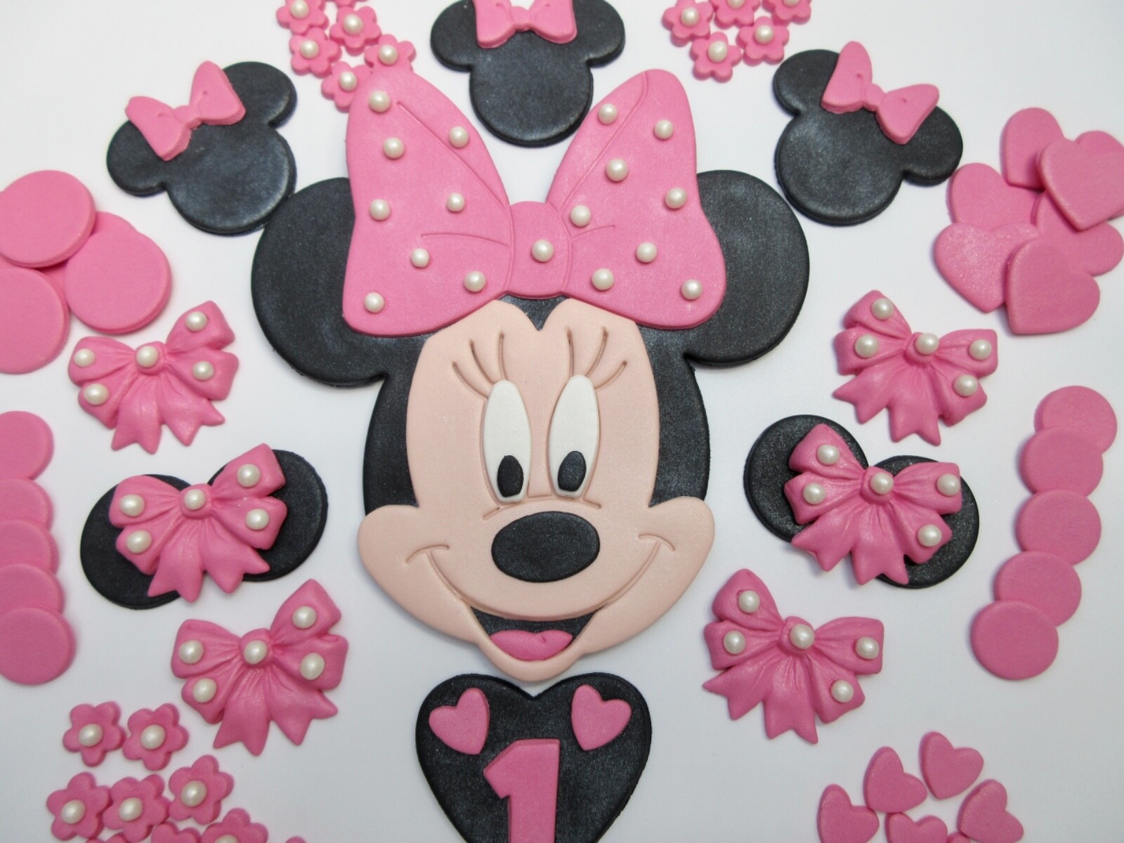 Minnie Mouse cake topper. Personalised Minnie Mouse. Edible Minnie ...