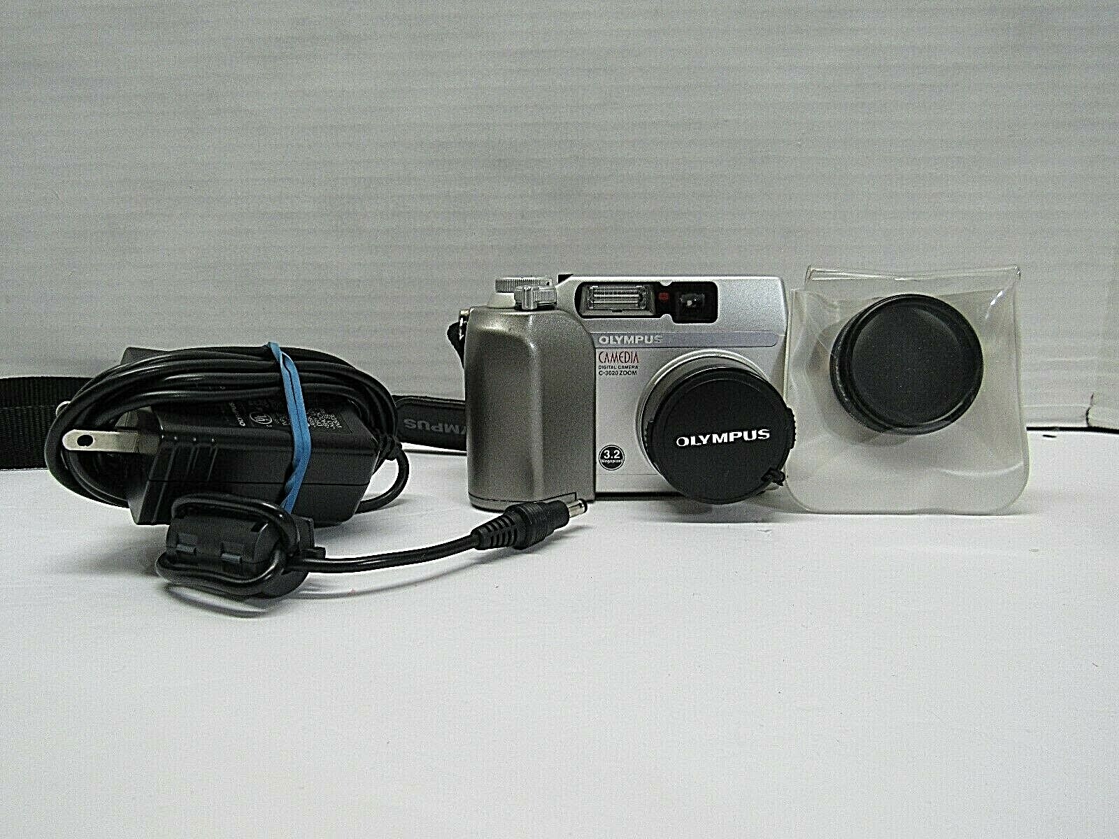OLYMPUS CAMEDIA C-3020 Silver AF Zoom Digital Camera With Targus Bag ...